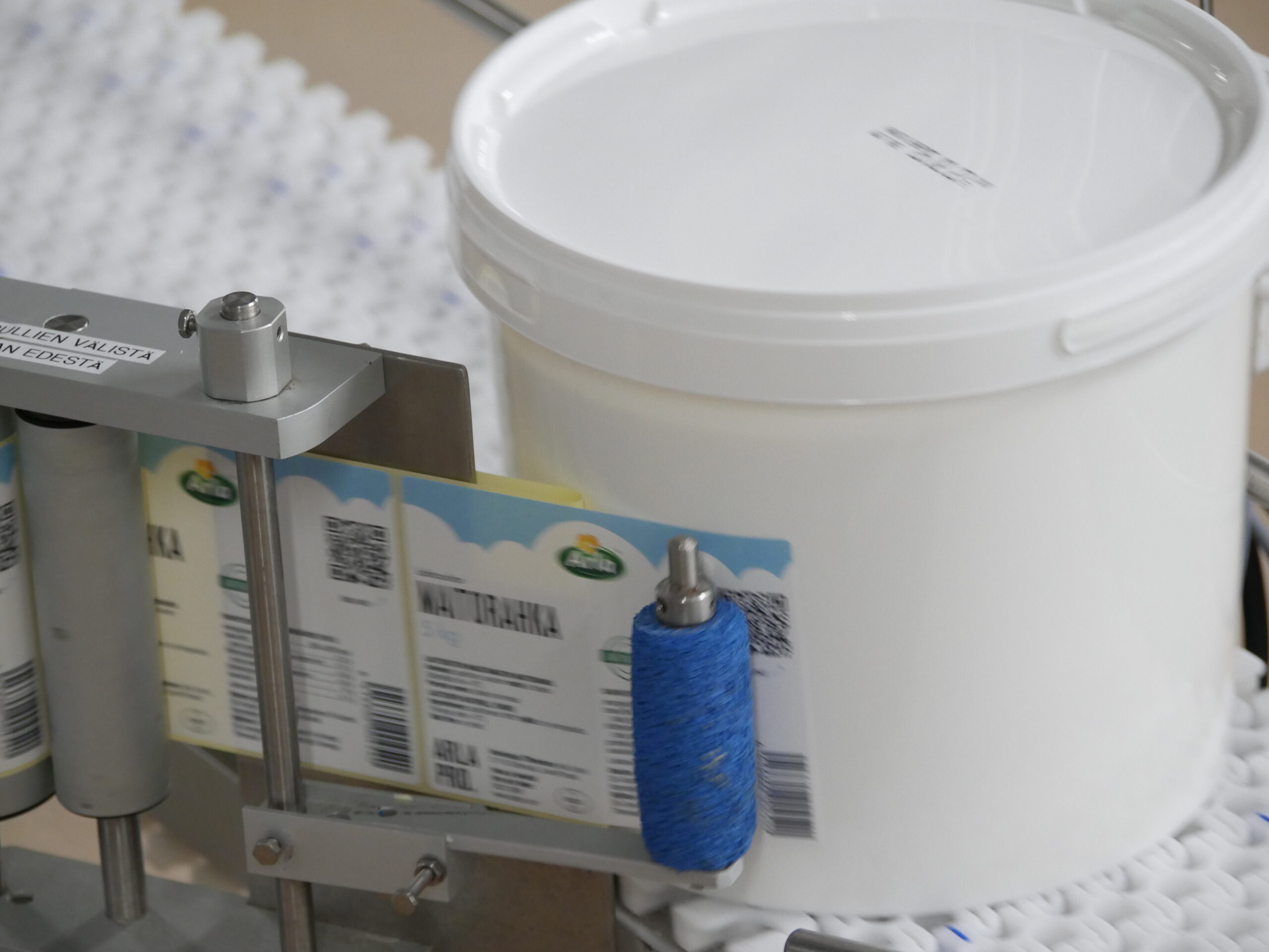 Safeguarding yogurt quality with sensors - SICK Sensor Connection
